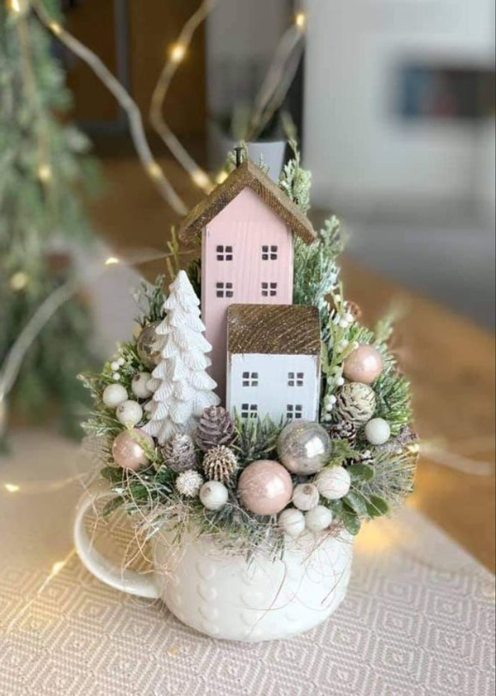 How to create a beautiful Christmas decoration with a mug, natural ...