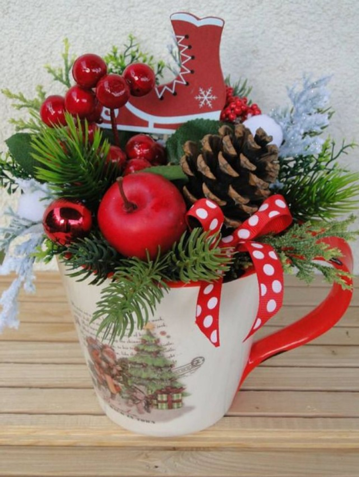 How to create a beautiful Christmas decoration with a mug, natural ...