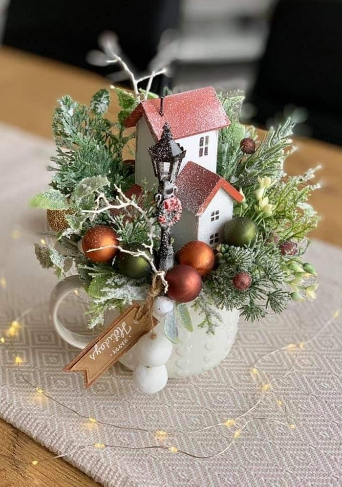 How to create a beautiful Christmas decoration with a mug, natural ...