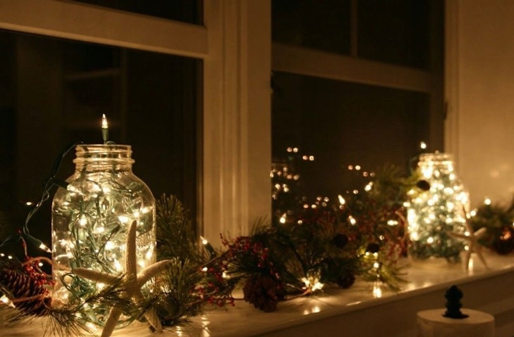 Decorate your window with Christmas touches using these 43 amazing ...