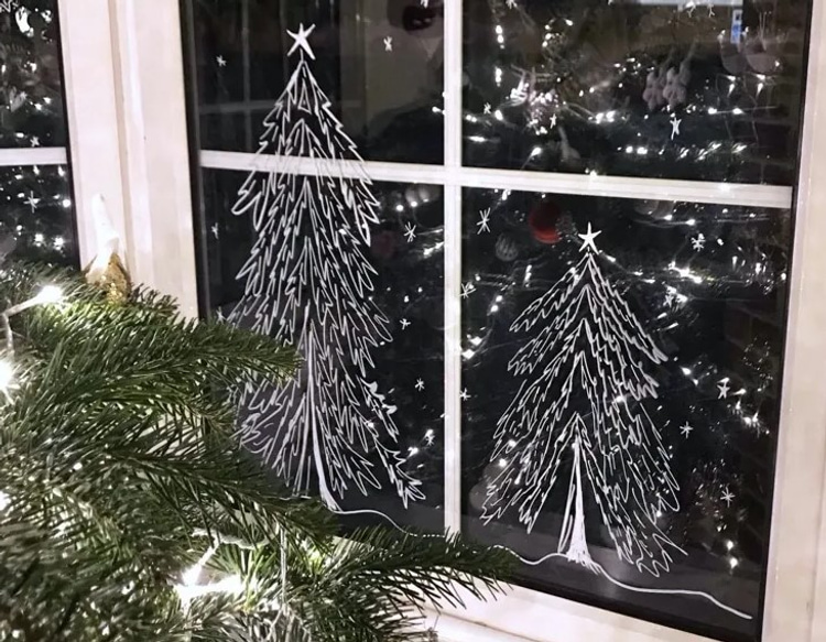 Decorate your window with Christmas touches using these 43 amazing ...