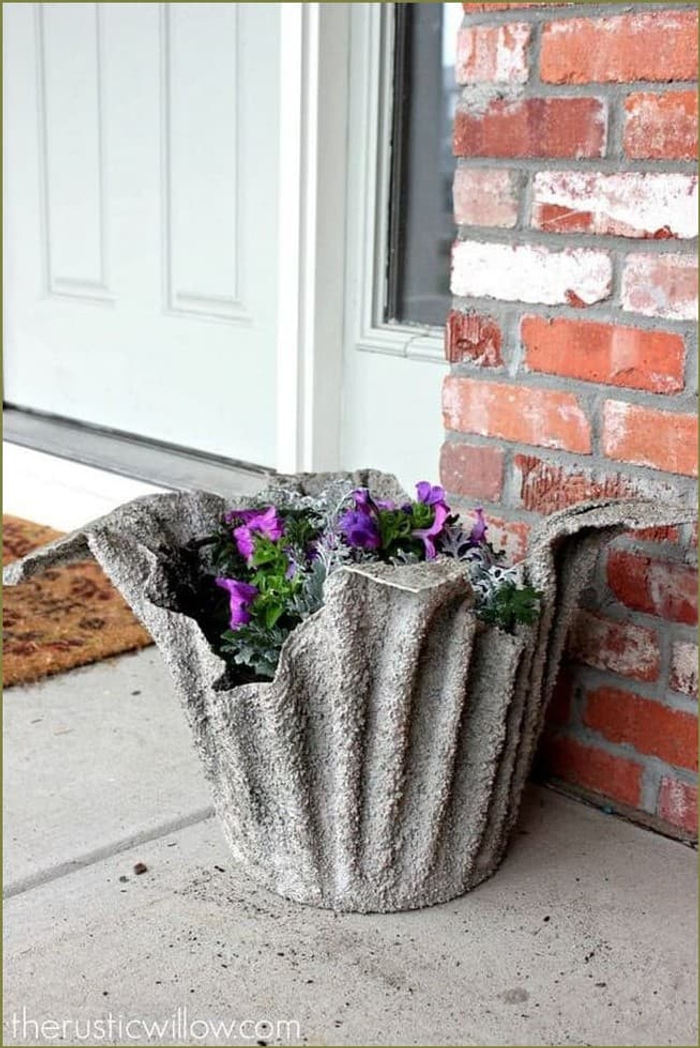 50 Amazing Ideas DIY for Homemade Outdoor Cement Planters | My desired home