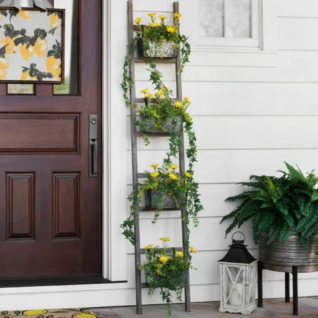 20 Amazing DIY ideas to turn an old wooden ladder into a beautiful ...