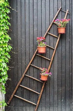 20 Amazing DIY ideas to turn an old wooden ladder into a beautiful ...