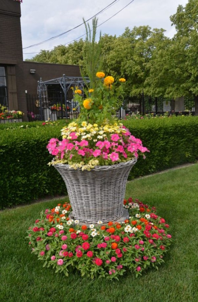 38 unique ideas for mini flower beds that require minimal care| My ...