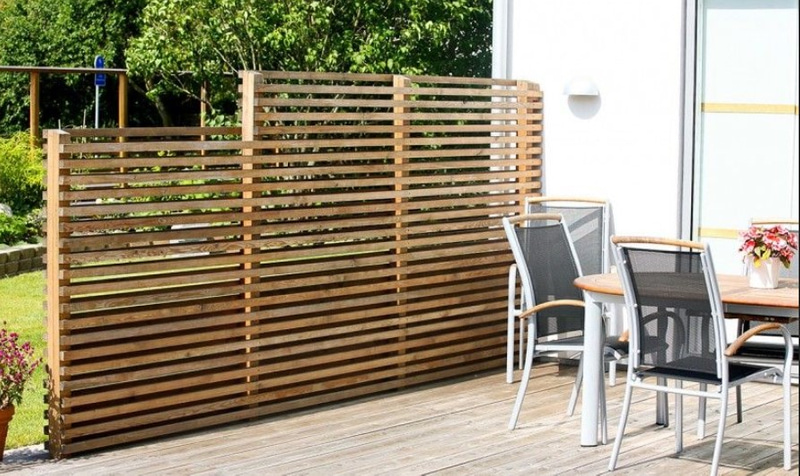 40 Amazing Ideas with Wooden Panels to Define Your Patio and Garden ...