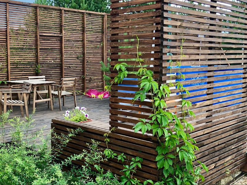 40 Amazing Ideas with Wooden Panels to Define Your Patio and Garden ...