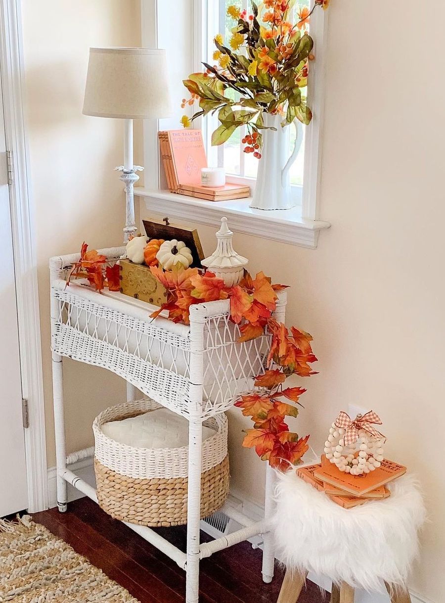 How to Create a Warm and Inviting Autumn Entryway