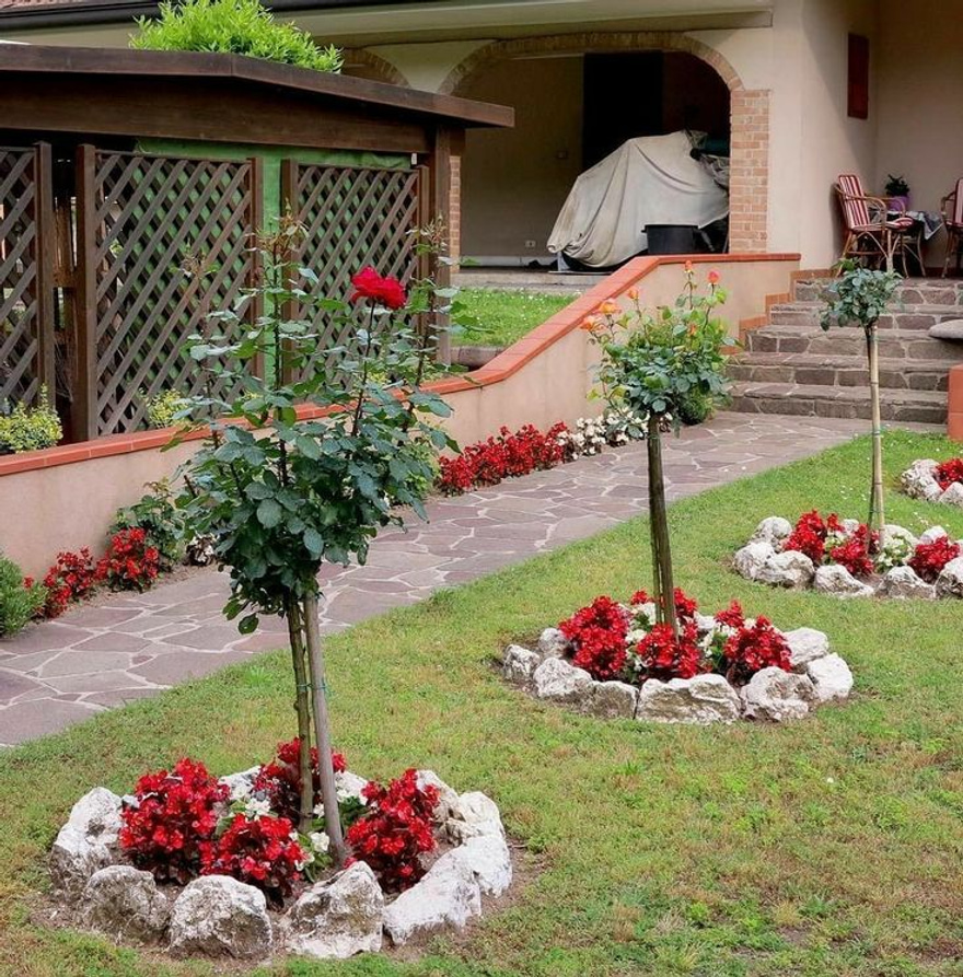 Flowerbed Islands: 30 Ideas for Small and Large Yards | My desired home